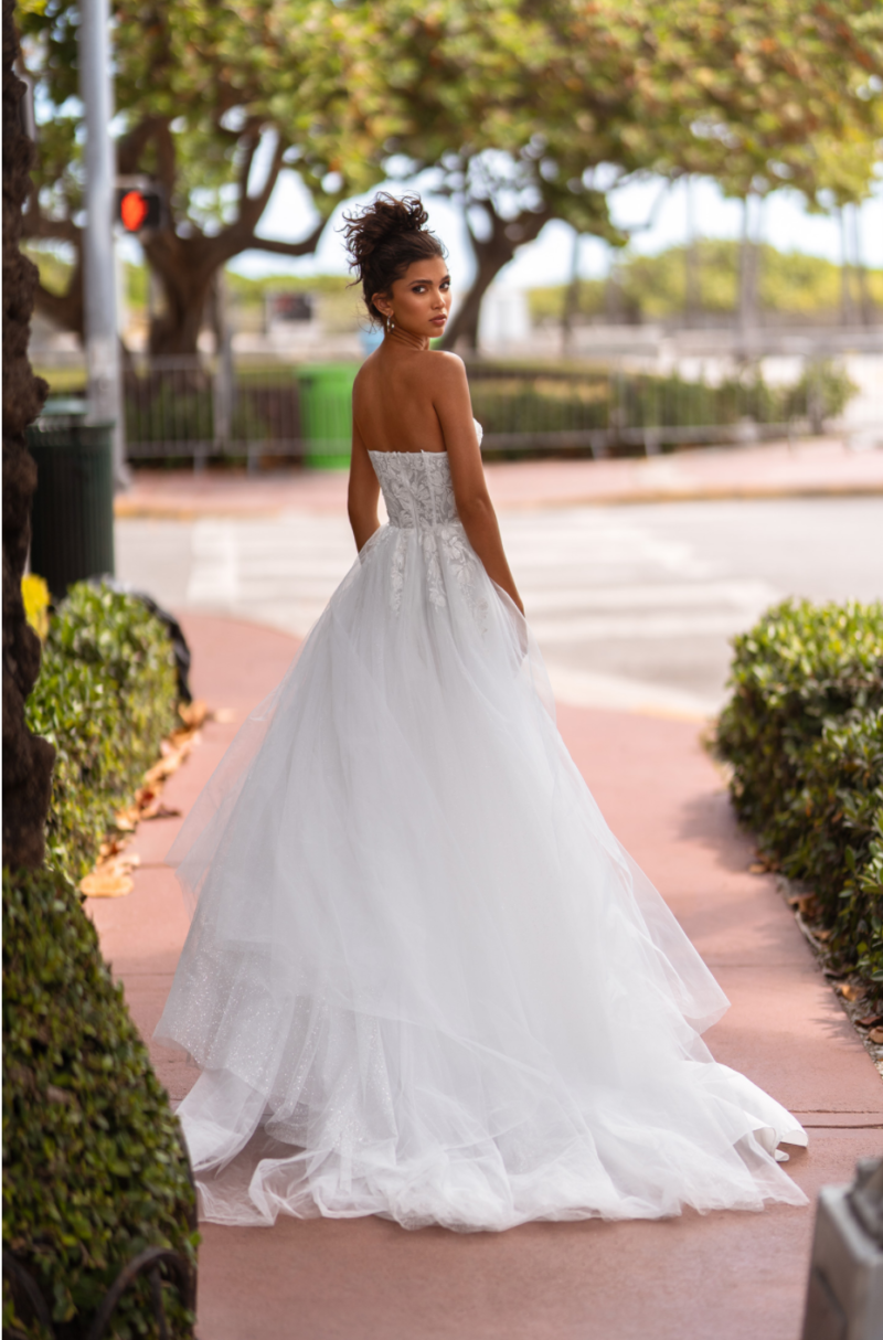 Robes de mariée chics - EG Mariages Héricourt